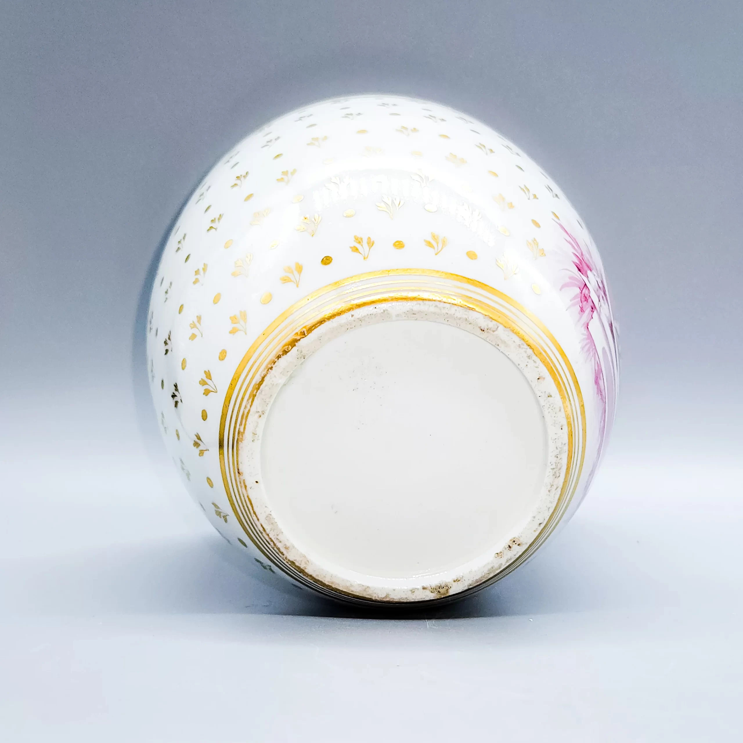 A very unusual Coalport ovoid bulb pot and pierced cover, circa 1805 ...