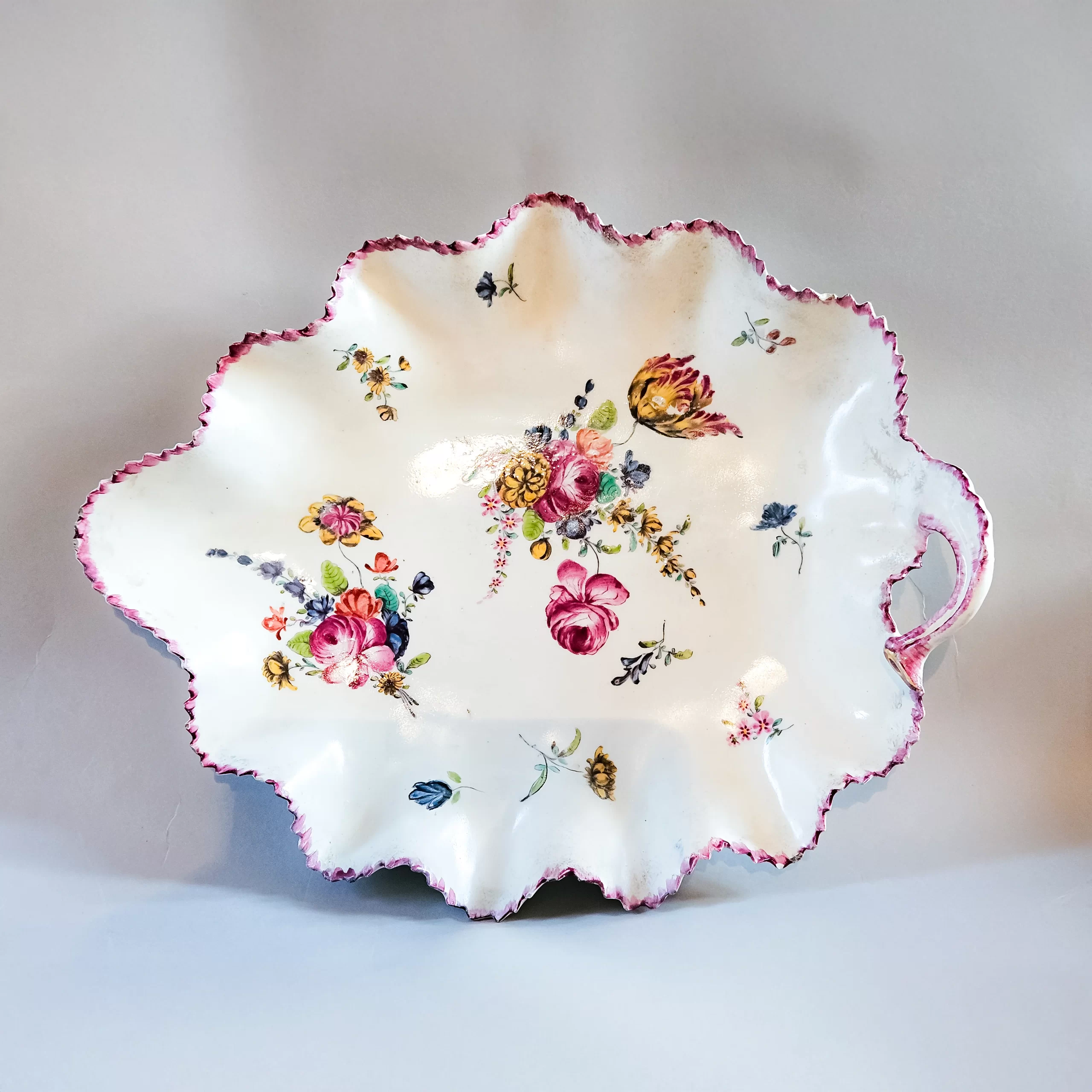 A very rare and extremely large pair of Bow dishes, circa 1765 - Jill ...