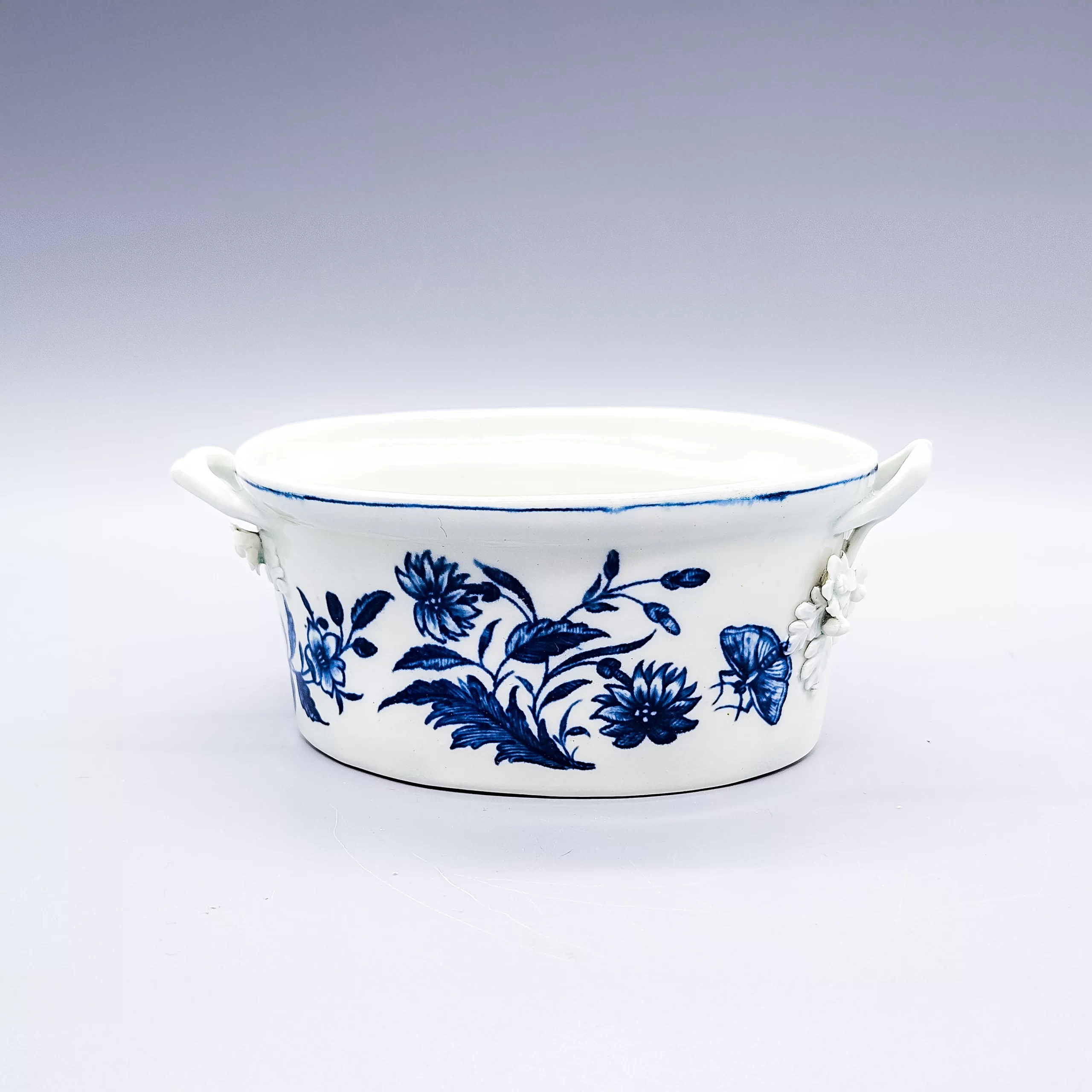 A Worcester butter tub, cover and stand, circa 1770 - Jill Gosling Ceramics