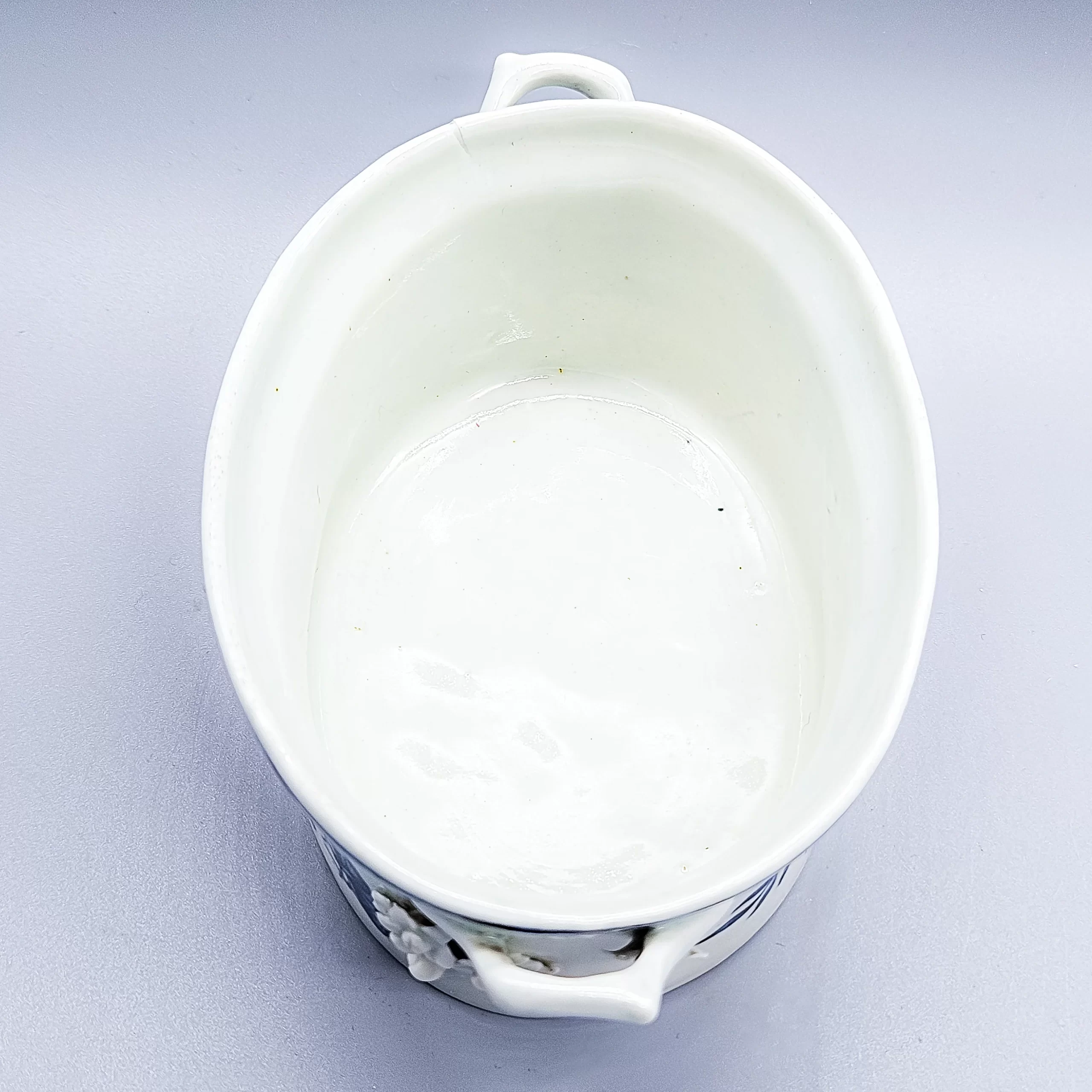 A Worcester butter tub, cover and stand, circa 1770 - Jill Gosling Ceramics